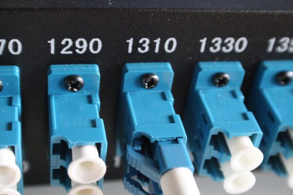 Glasfaser-Technik von A bis Z: Grundlagenwissen auf einen Blick | NMMN ...